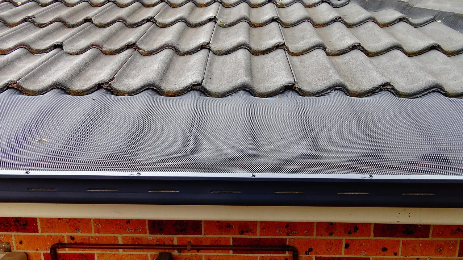 Gutter Guard for Tile Roofs | TileGuard System | Leaf Stopper®